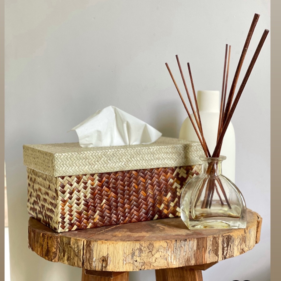 Embun Embun. Handwoven Mengkuang Tissue Box Horizontal