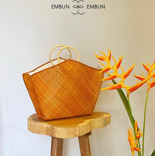 Embun Embun. Handwoven Mengkuang Bag Mandarin